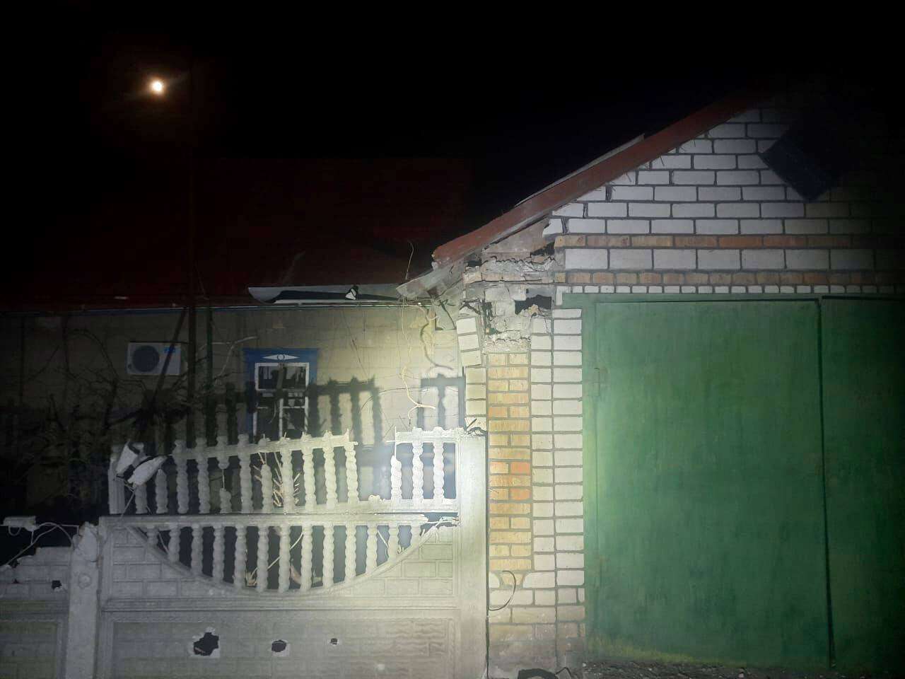 Окупанти атакували Нікопольський район ракетами та важкою артилерією Читайте на Ukr Net